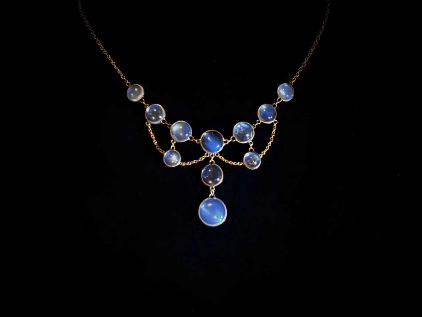 Cloud Dancer: The 2026 Jewelry Style Guide for the Year of Ethereal ...